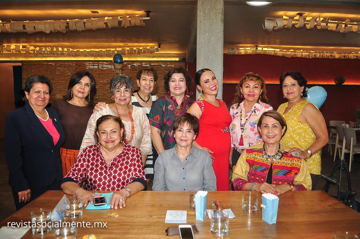 Revista Socialmente - Baby Shower de Isabel Paras Morales