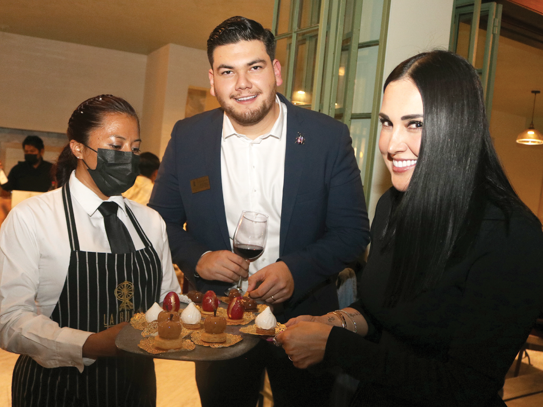 Primer Aniversario de “La Rueca Restaurante” - Revista Socialmente