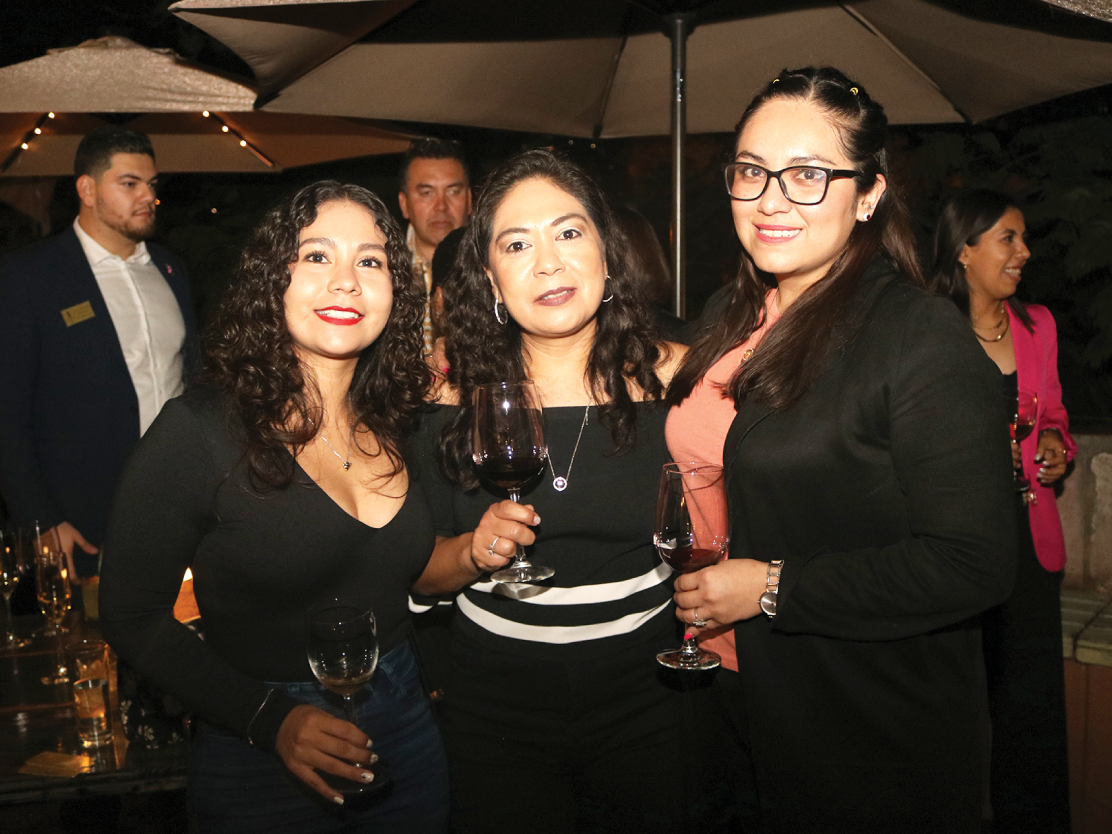 Primer Aniversario de “La Rueca Restaurante” - Revista Socialmente